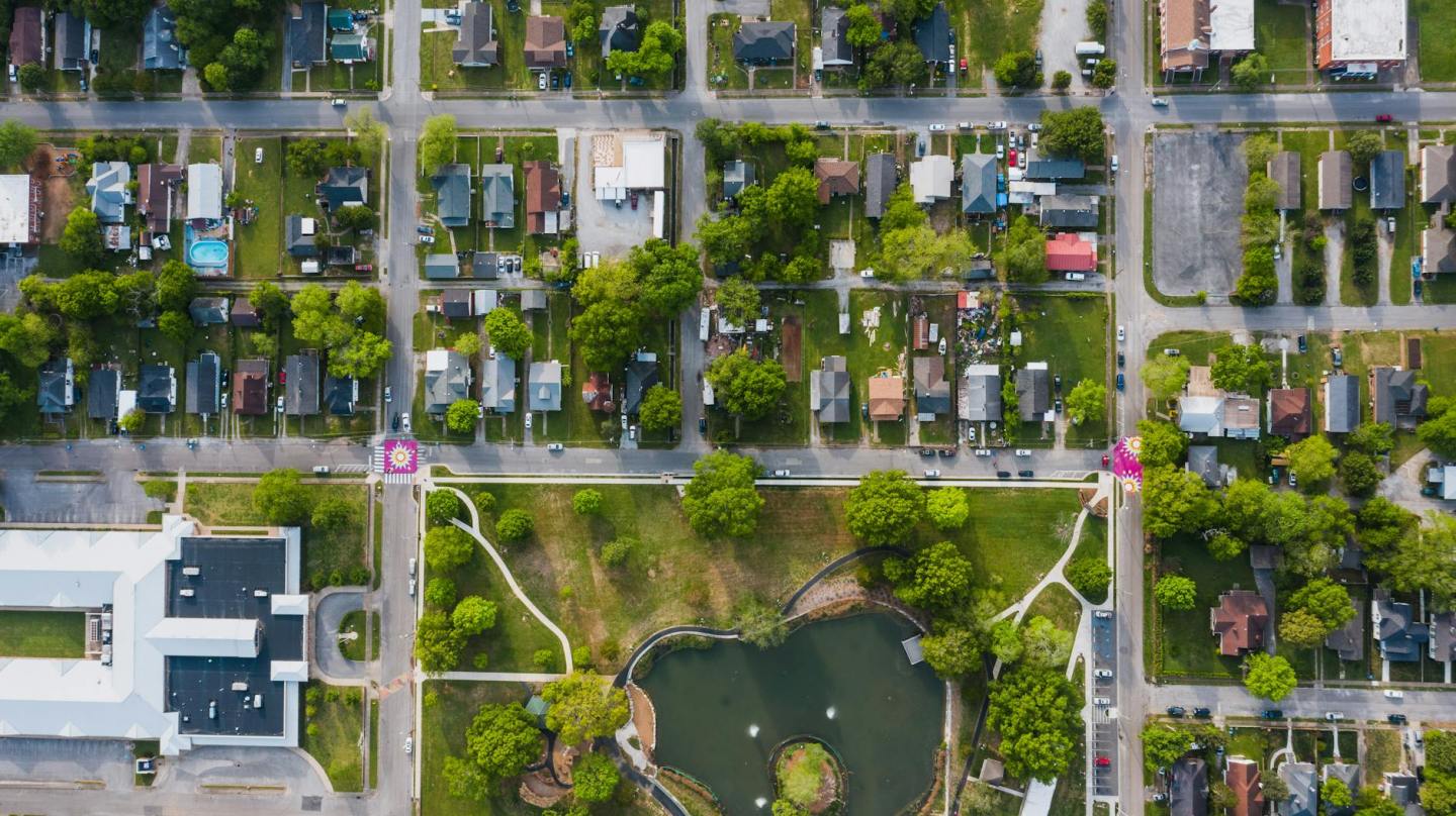 AI to help me find an expensive home that is within walking distance to ...